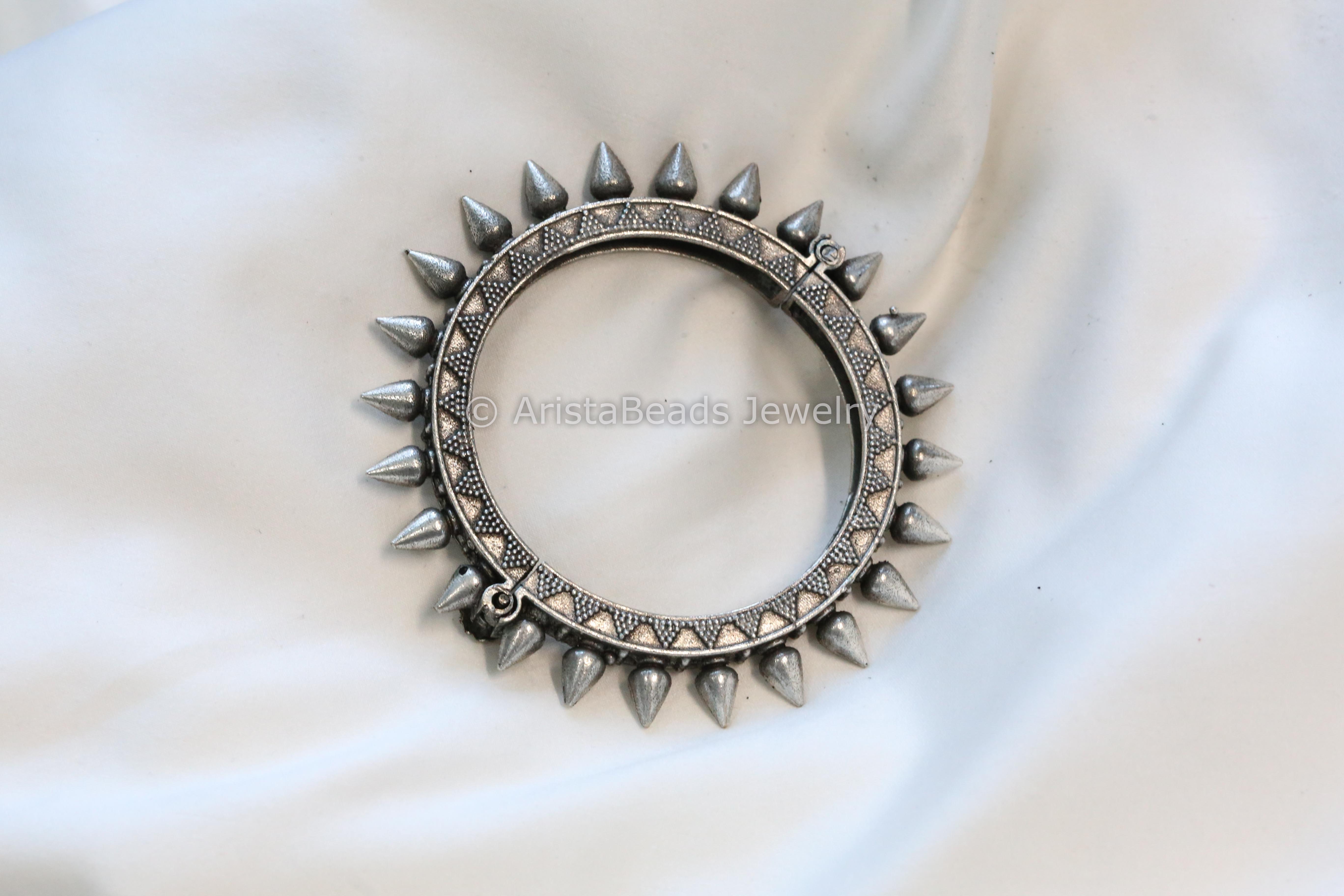 Silver Look Alike Spike Pacheli (openable) – AristaJoules